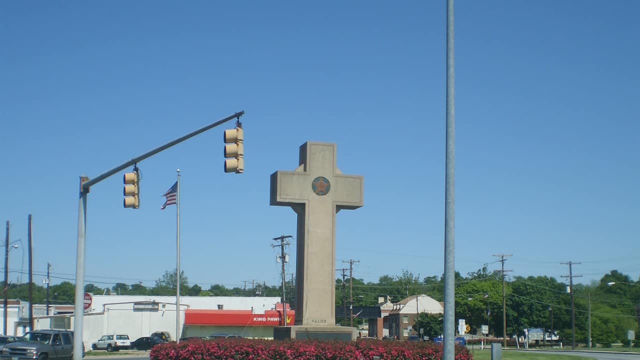 The Bladensburg Cross and the Wall That Couldn’t Stand - Building ...